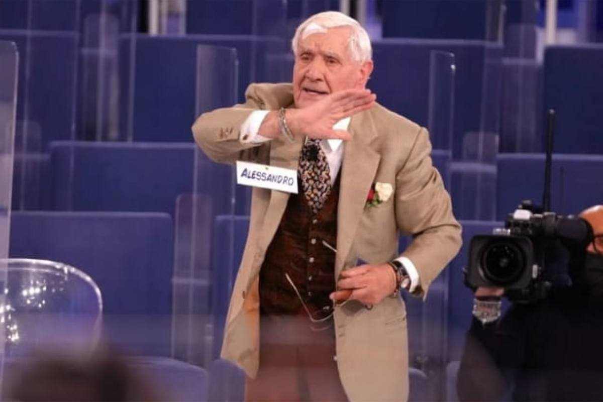 Alessandro di Uomini e Donne beccato così: a 92 anni lo fa ancora!