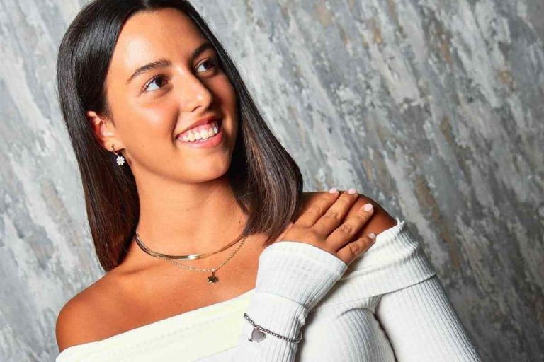 Jolanda Renga innamoratissima: sui social il tenero bacio con il suo ...