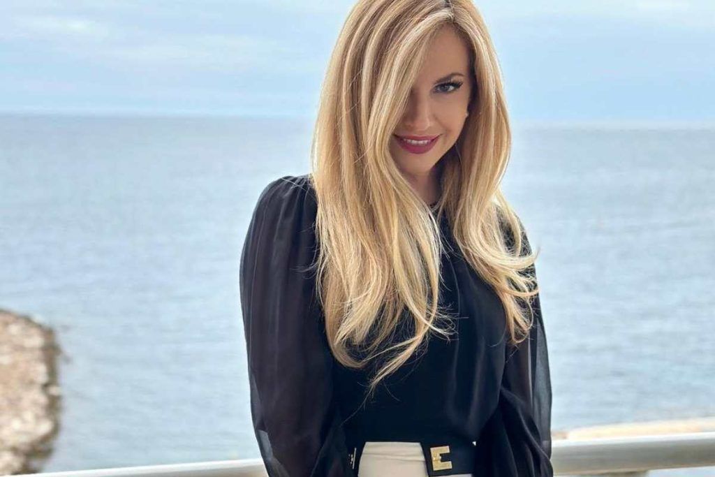 Federica Panicucci bellissima a Venezia. Eleganza e sensualità a non ...